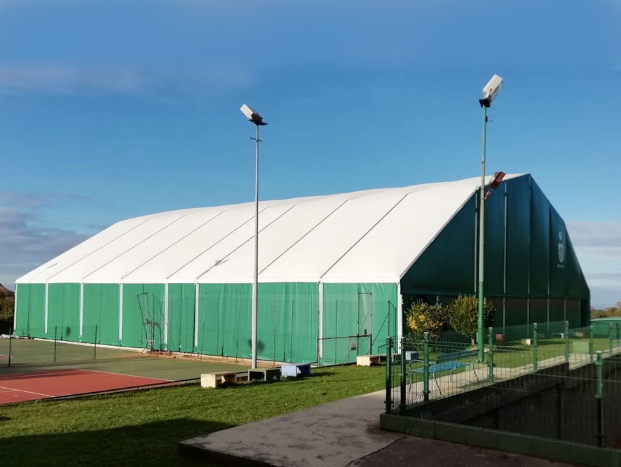 Pabellón para un centro polideportivo - Okatent